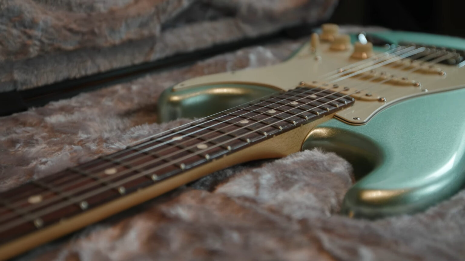 15 Types of Guitar Strings and Their Unique Sounds - Editions Mego