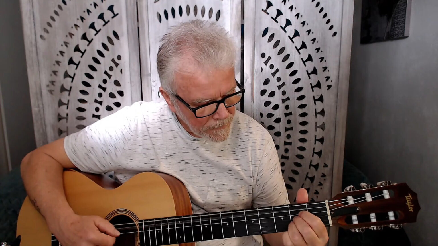 15 Types of Guitar Strings and Their Unique Sounds - Editions Mego