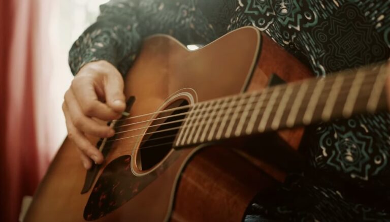 Top Tips to Avoid Guitar String Buzz and Improve Tone